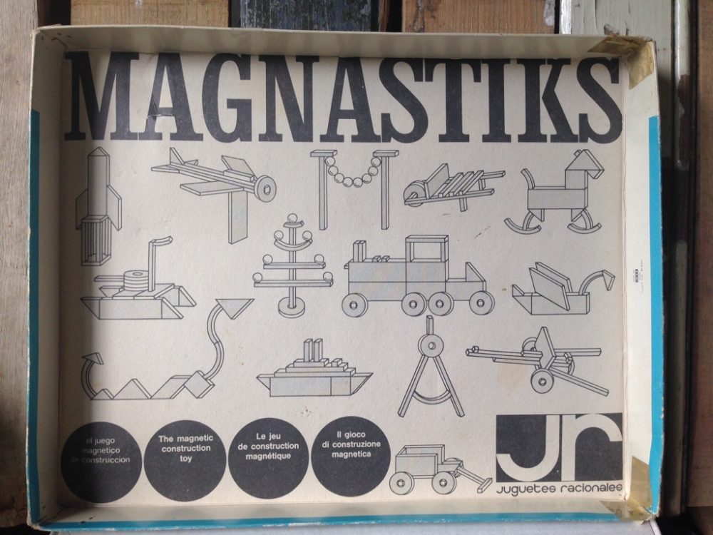 Magnasticks magnetic games France 1960 - Vintage Man Stuff